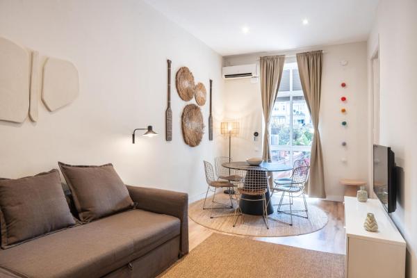 Sunny Central Apartment With 100sqm Terrace In Barcelona - Sant Joan Despí