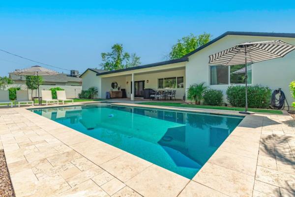 Modern Arcadia Estate With Heated Pool & Bikes - Tempe, AZ