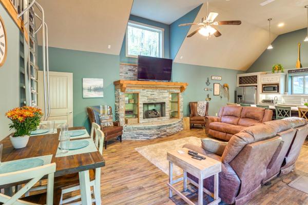 'Tookies Retreat' Walk To Mairina! Home W/ Hot Tub - Tennessee