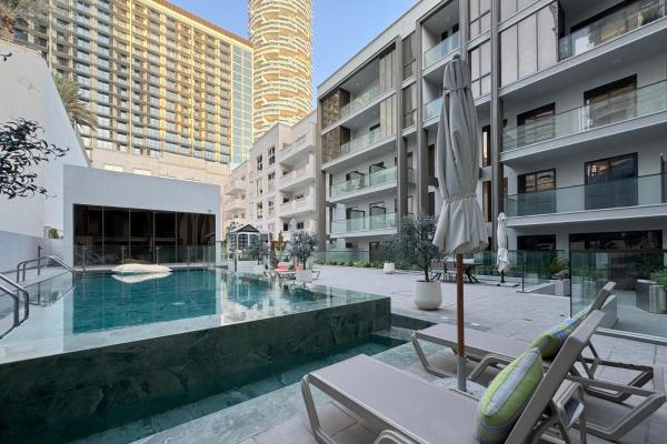 Grand 2br Pool Duplex In Jumeirah Village Circle - Dubai
