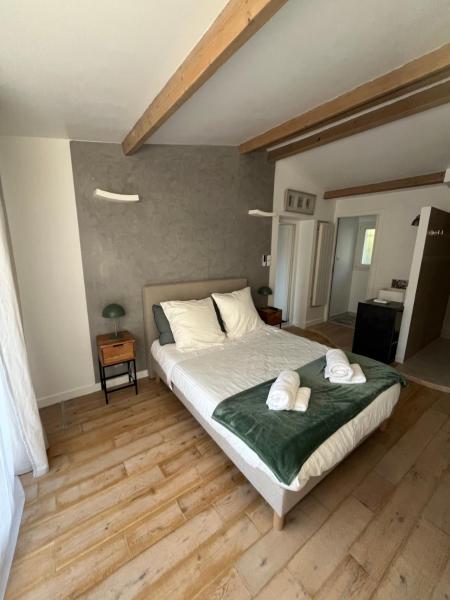 Chambre Avec Accès Indépendant Avec Suite Dans Une Maison - Villeneuve-Loubet