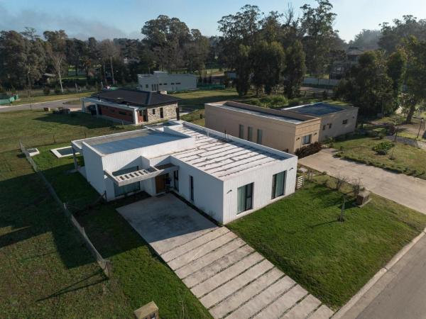 Casa Pedro - Casa En Barrio Privado Arenas Chico Para 6 Pax Con Pileta Y Parrilla - Mar del Plata