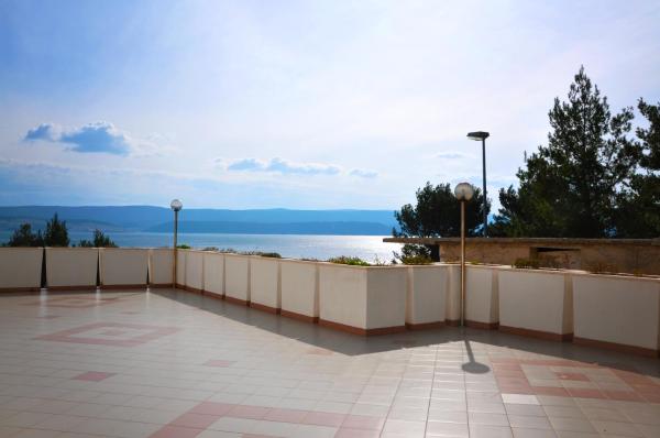 Sunrise Apartments And Studio Apartments 1 - Brač