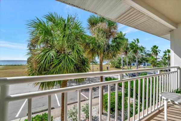 Palm Terrace Waterfront Htd Pool Hot Tub Tennis - Apollo Beach, FL