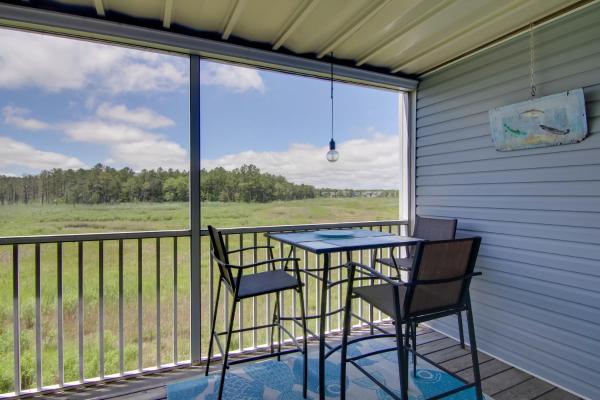 Peaceful Ocean View Condo With Pool And Bay Access - Delaware