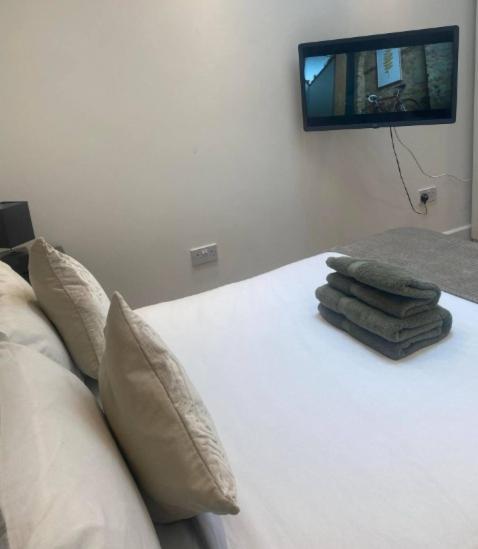 5 Stunning Studio Flat 2 - Hampton