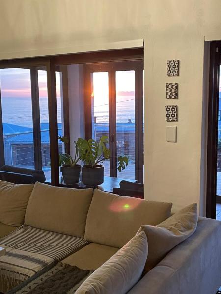 1 Waterkant Luxury Renovated 3 Bedroom House - Gansbaai