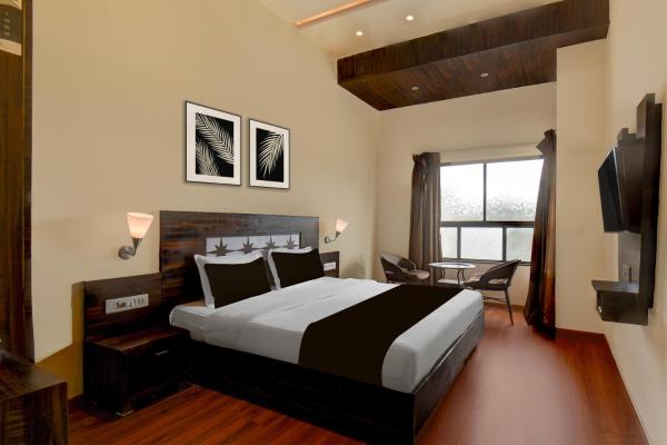 Super Townhouse Oak Sinhgad Road Crossway Formerly Popular Hotel - Pune