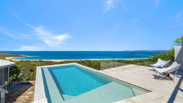 '33 Degrees - Stunning Views' By Holidayco - Sydney