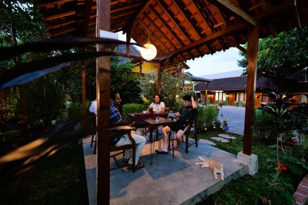 Sleepy Raccoon Hostel - Yogyakarta