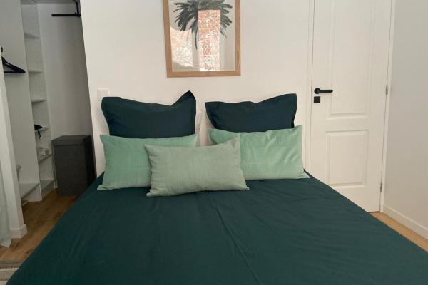 Montmartre & Metro District Lines 12 And 4 - Paris