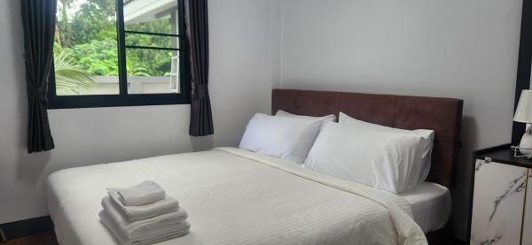 Sre- Large Holiday Home -