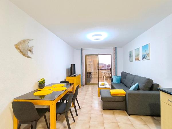 Castle Harbour Sun & Fun - Heated Pool, Fibre Net, 2 Bedrooms - Los Cristianos