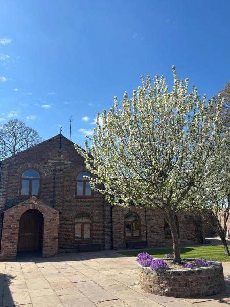 Luxury 5 Star Holiday House With Floodlit Tennis Court - Brand New - Northallerton
