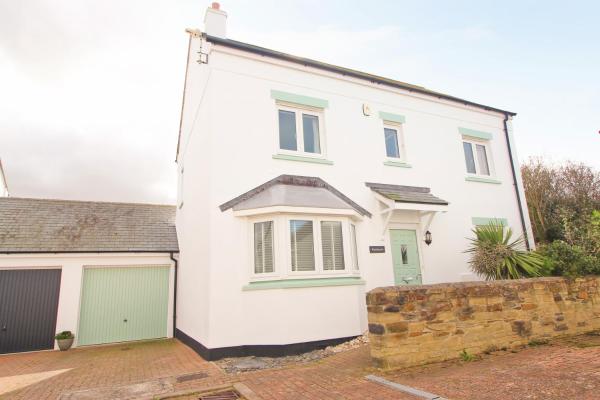 Modern Holiday Home Central St Merryn - Constantine Bay