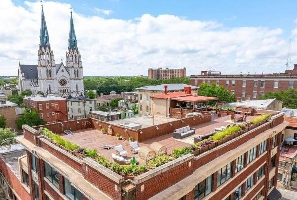 Sky Suite At 300 Drayton - Savannah, GA