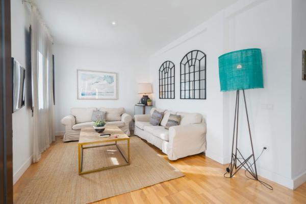 Large Apartment - Triana Guadalquivir River - Seville Airport (SVQ)