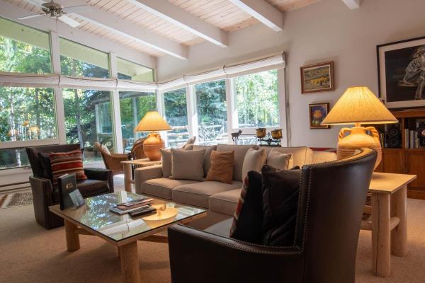 Saddle Road Home 104 - Ketchum, ID