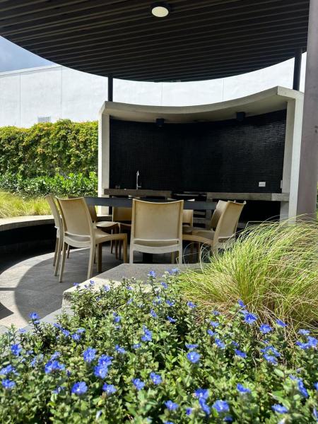 Modern Condo In Núcleo La Sabana With Pool - San José