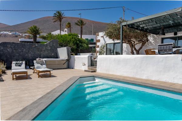 New Finca Panorama - Stunning 5 Bedroom With Pool - Puerto del Carmen