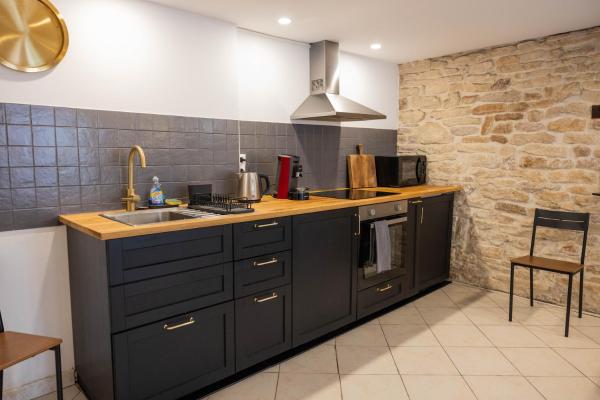 La Maison Au Deux Visages - Tournus