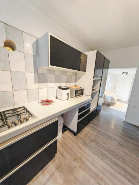 Central House With Big Courtyard, 4 Parking Spots - Bucharest