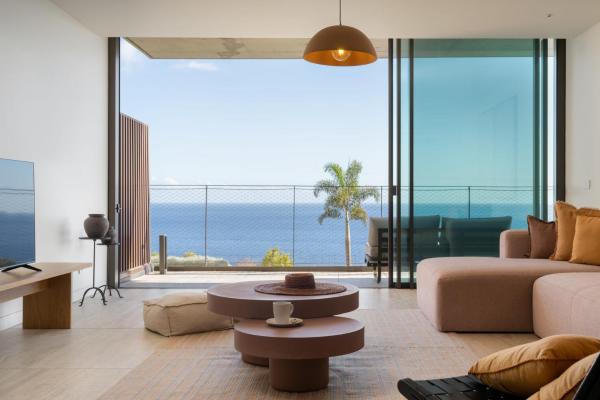 Savoy Monumentalis Vii By An Island Apart - Funchal