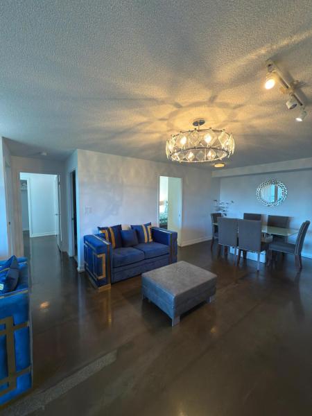 Toronto Downtown Luxurious Stylish 3 Bedroom 3 Bath 2 Balconies Near Rogers Centre Lakeview Condo - Mississauga