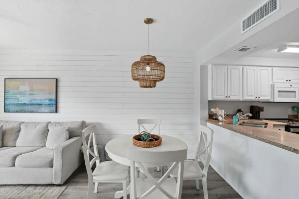Updated With Lakefront Views Pool & Near Beach - Naples, FL