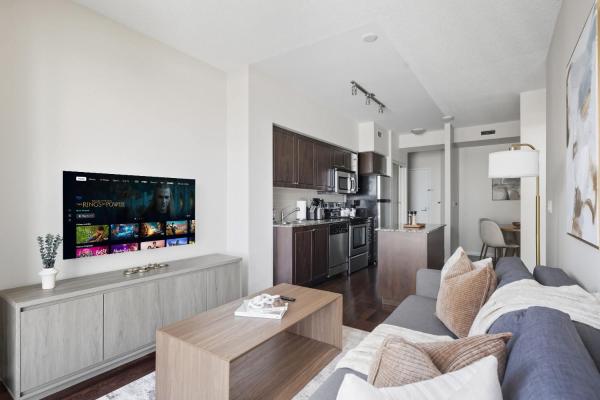 Modern Lakeside 1br Condo In Downtown Toronto - Toronto