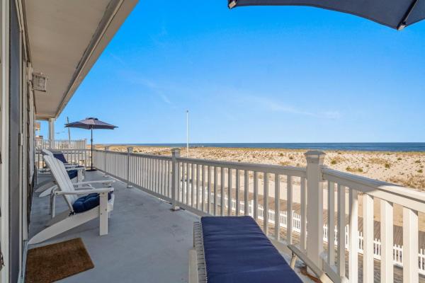 Ultimate 3 Bedroom Lavallette Beachfront Rental - New Jersey
