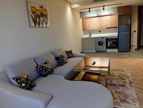 Casablanca Luxury Studio - Family & Solo Friendly - Casablanca