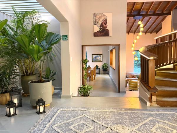 Mansion Br Villa Piscina, Jacuzzi, 6 Min De Provenza - Medellín