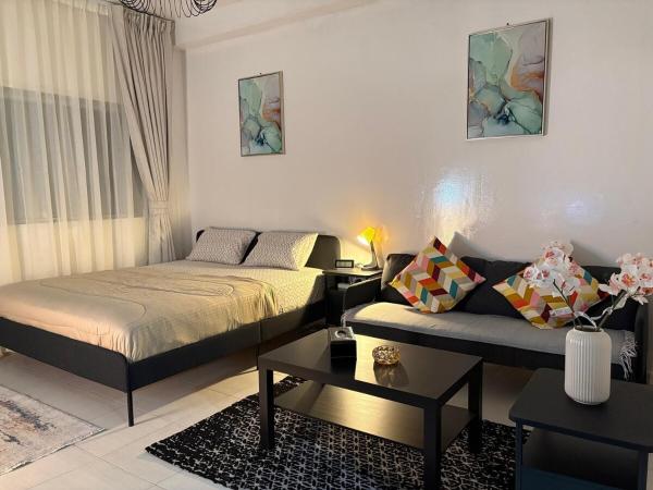 Studio In Ajman Corniche - Sharjah