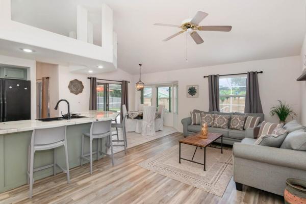 Spacious Luxury Pool Home Oasis - 8mi To Airport - Melbourne Beach, FL