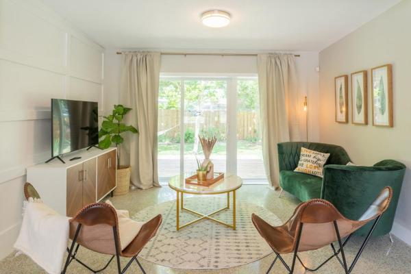 Stylish Mid Century 3 Bedroom House Near Downtown - Orlando