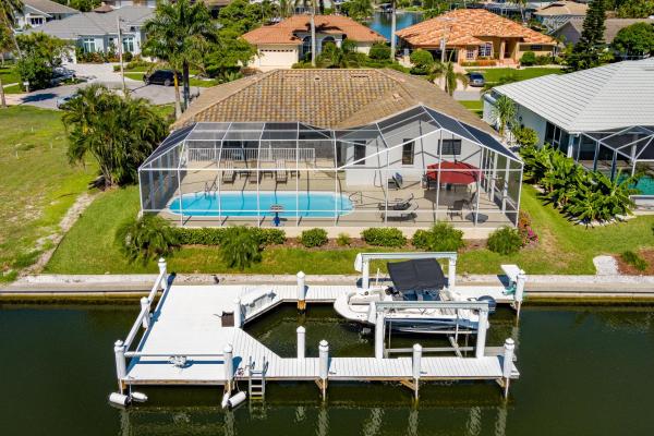 Canalside Comfort Haven - Marco Island, FL