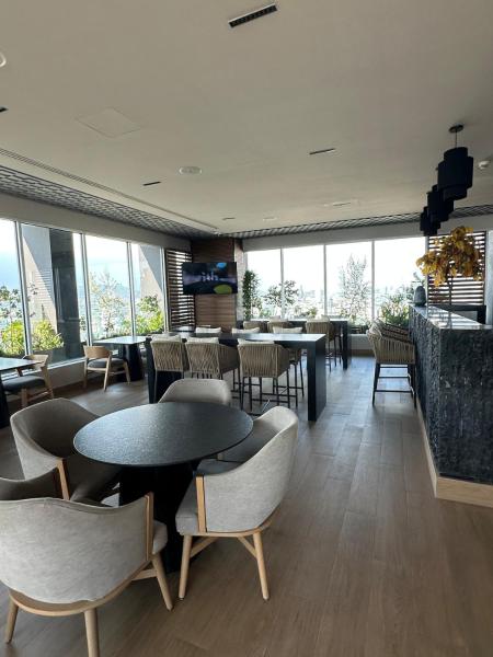 Moderno Departamento Con Vista A Santa Lucía, Mty - Monterrey