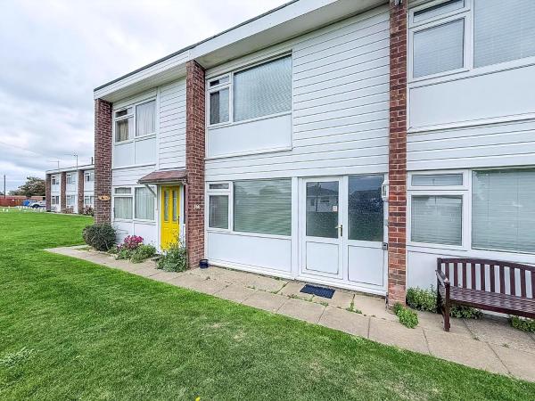 Homely Chalet To Hire In Scratby Nearby The Beach In Norfolk Ref 76166b - Caister-on-Sea