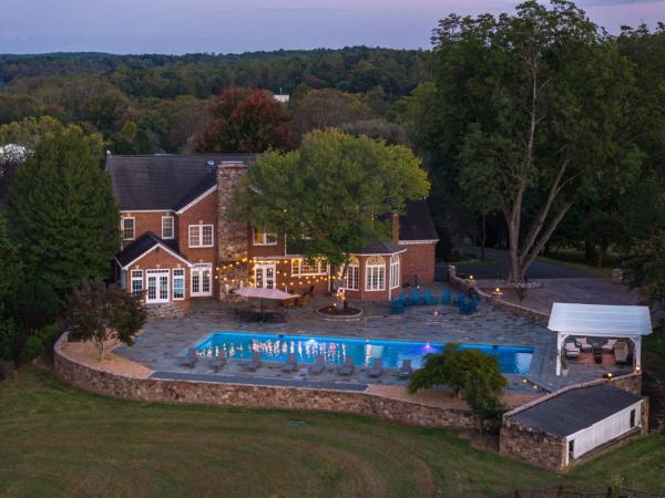 Mountain Mama Ranch - Luxury Farmhouse On 200 Acres With Mountain Views, 20mins To Shenandoah, 90mins From Dc - Avon Lake, Washington
