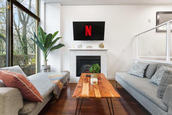 Perfect Yaletown Getaway 2-bed Townhome On Richards - Vancouver