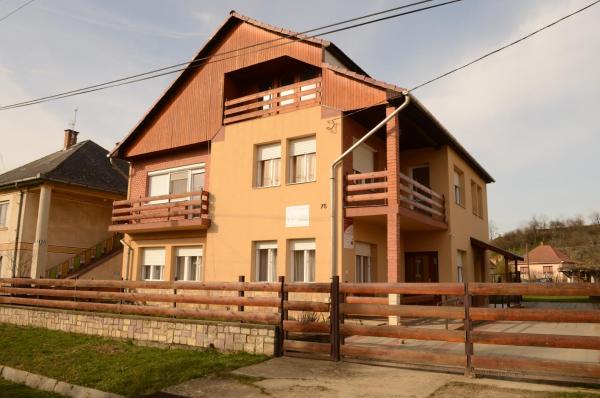Hutasori Guesthouse - Galyatető