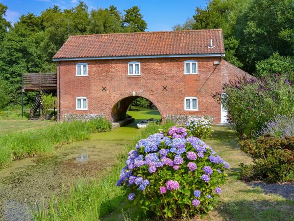 The Wherry Arch - Horning