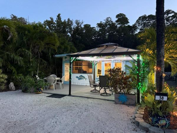 Beachside Retreat W/ Pool, Boat Ramp Dock For Rent - Key Largo, FL