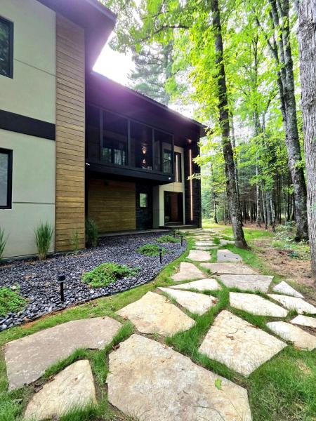 Luxury Lakefront 4 Bdr, 10 Beds, 4 Bath - Wisconsin