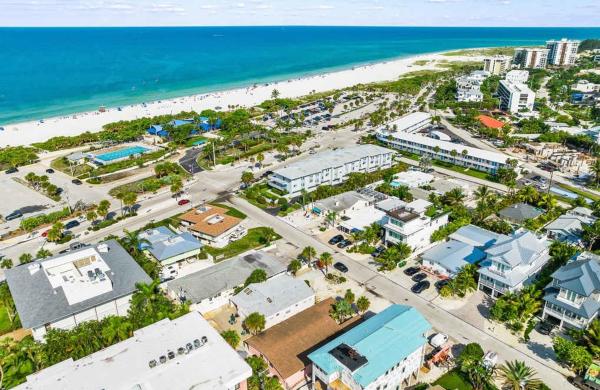 Summer Lovin' - Cozy Lido Key Beach House - Siesta Key, FL