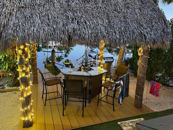 Waterfront Tiny House W Pool, Beach, And Boat Dock - Key Largo, FL