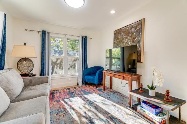 4 Mi To Ut Austin Bright And Modern Family Home - Austin, TX
