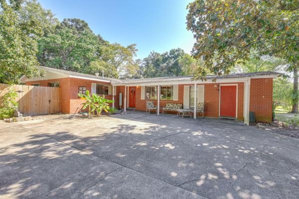 4 Mi To Okaloosa Island Beaches! Pet-friendly Home - Fort Walton Beach, FL