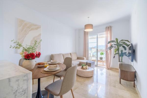 Casa Del Mar Modern Apartment With Pool & Sea View In Manilva - Manilva